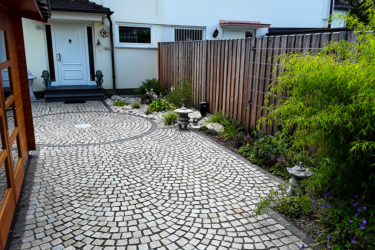 Wege & Einfahrten - Pflasterbau Gartengestaltung